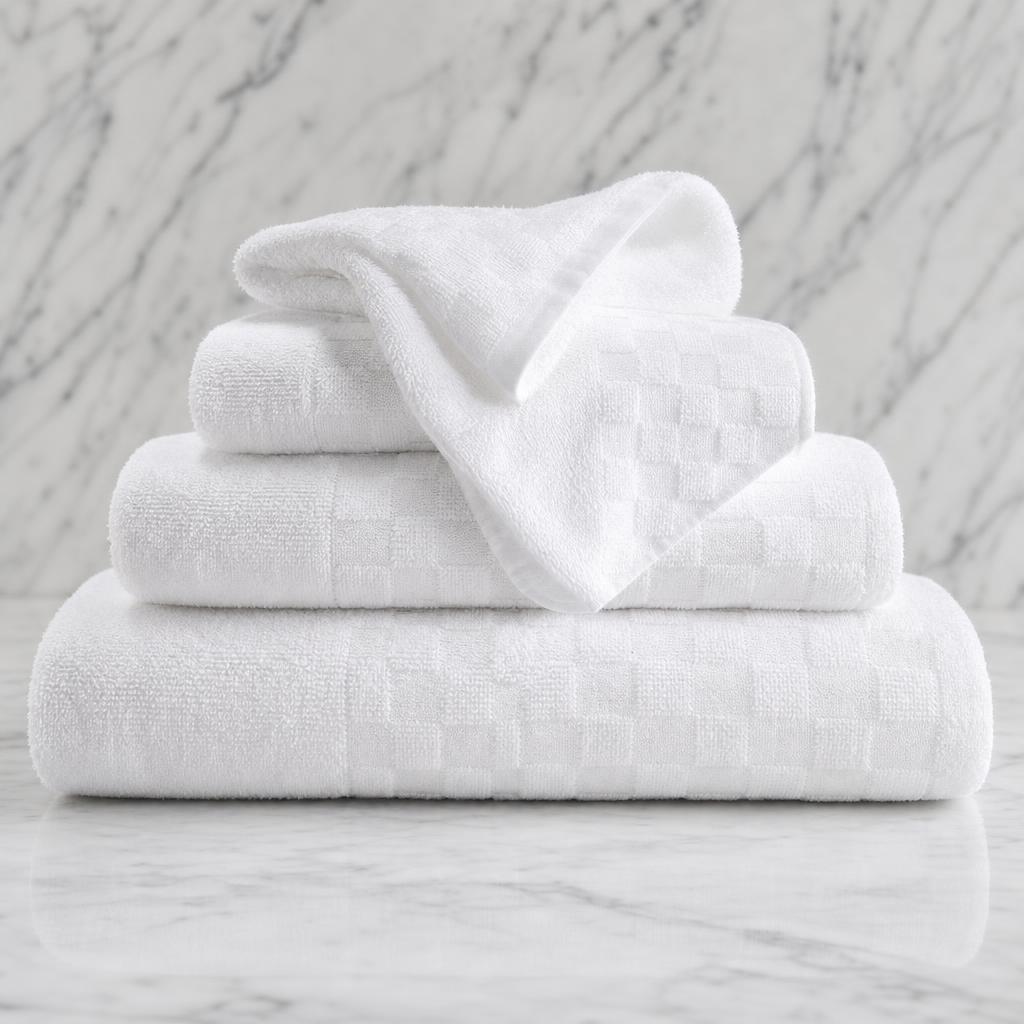 Bath & Towels — CORRISS